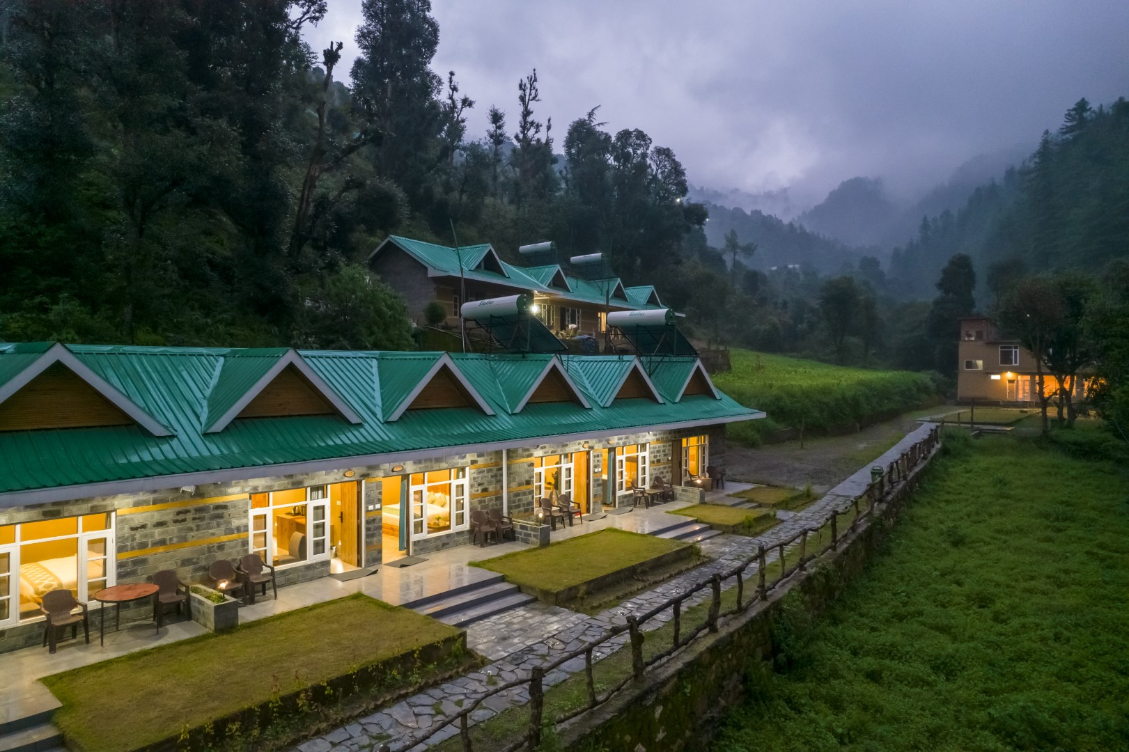 OUR COTTAGES – Backwoods Retreat